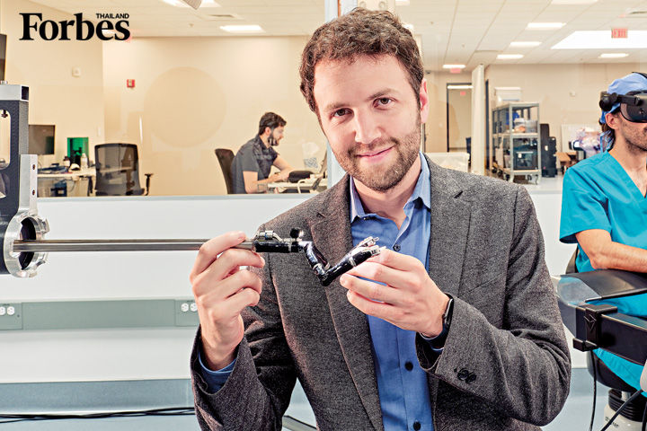 Adam Sachs ผู้ร่วมก่อตั้งและซีอีโอของ Vicarious Surgical เขย่าวงการ ...